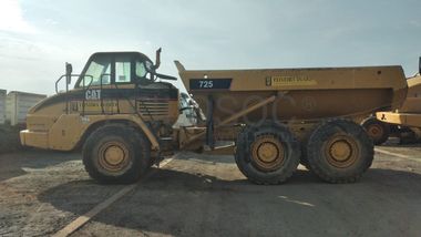 Dumper 25 T (6x6) CAT 725