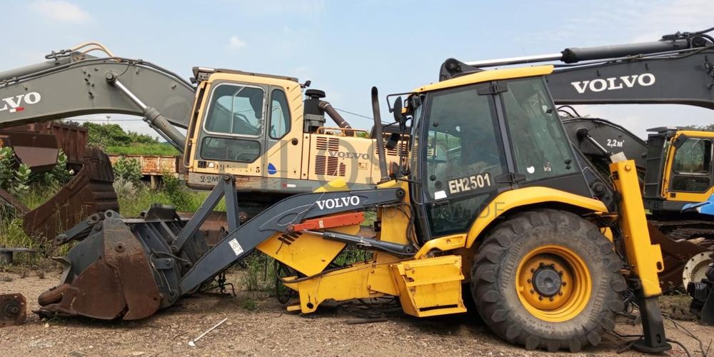 Retroescavadeira Volvo Bl71 BH05297